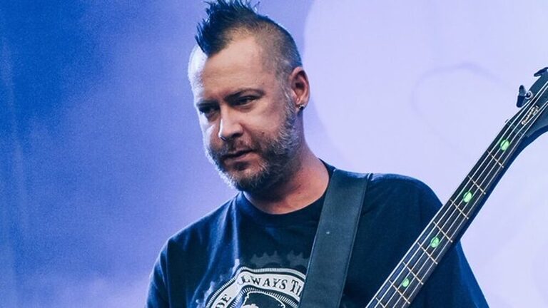 Hudobný svet smúti: Odišiel Sam Rivers, zakladajúci člen Limp Bizkit → ...
